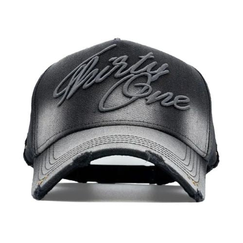 31 Hats Take Notes "Fade to Black" – Bandeja de Plata